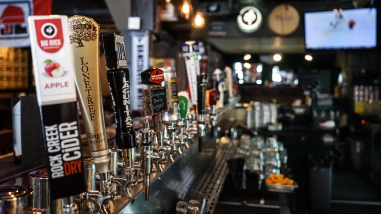 Winnipeg's Top 13 Pubs You Can't Miss [2025 ]